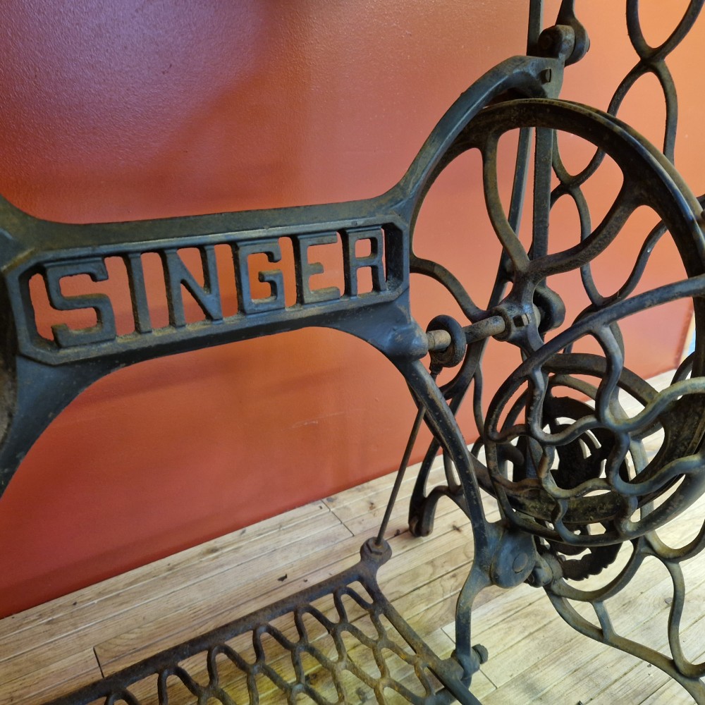 Singer Sewing Machine With Formica Table Top