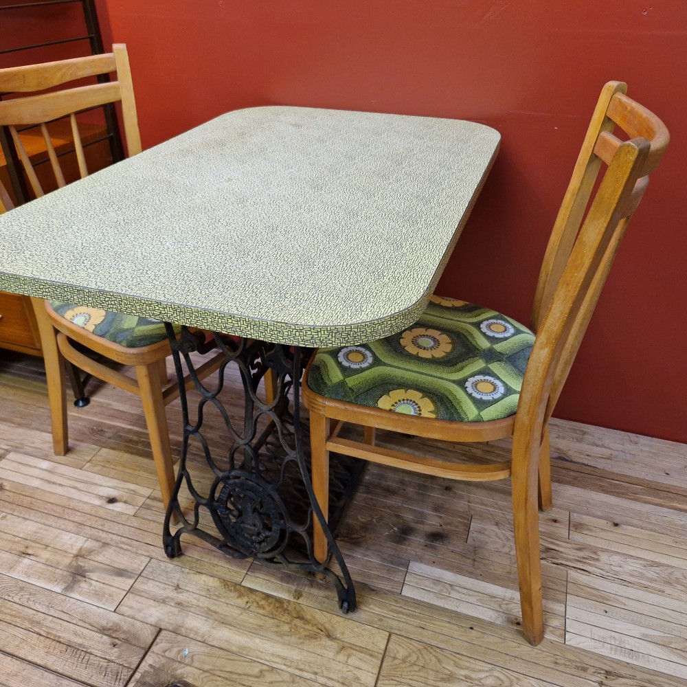 Singer Sewing Machine With Formica Table Top